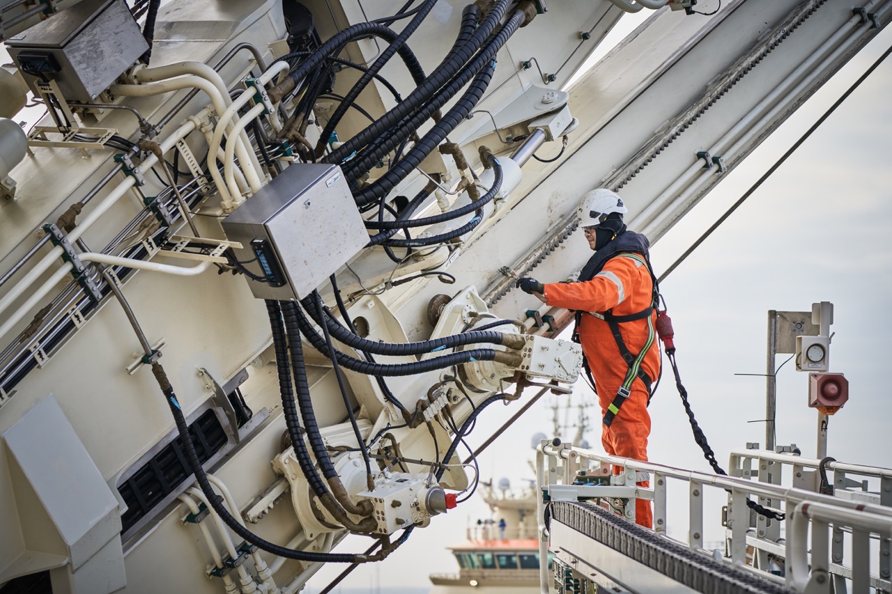Deck Equipment Operator | SMST DEO | Vacancy | Acta Marine